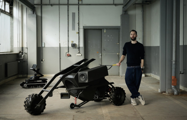 Nik Nowak’s mobile sound sculptures connect man, machine and sound ...