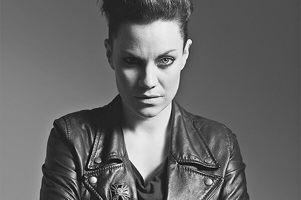 Moa Holmsten Bruised Arms & Broken Rhythm | Performer Mag
