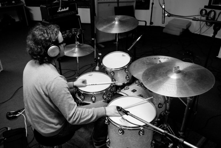 How to Set up Overhead Drum Mics for Optimal Recordings | Performer Mag