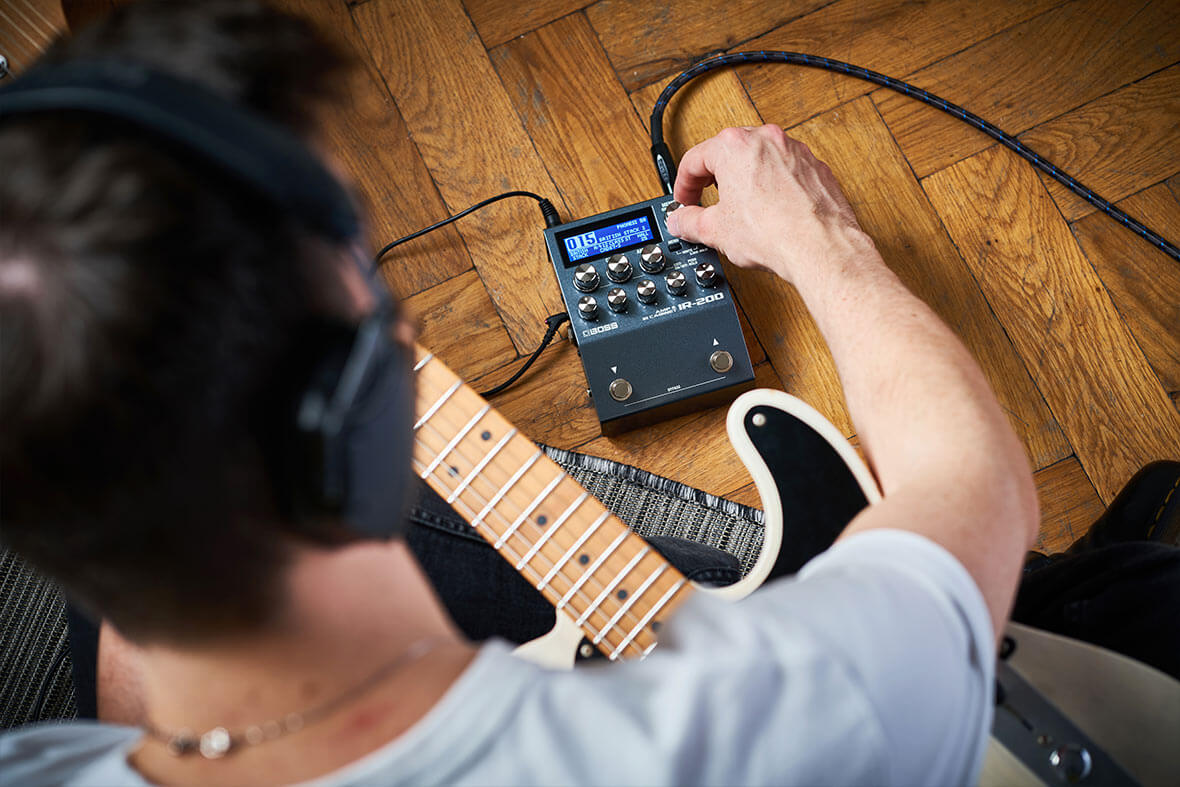 Boss IR-200 Amp and IR Cabinet Pedal REVIEW | Performer Mag